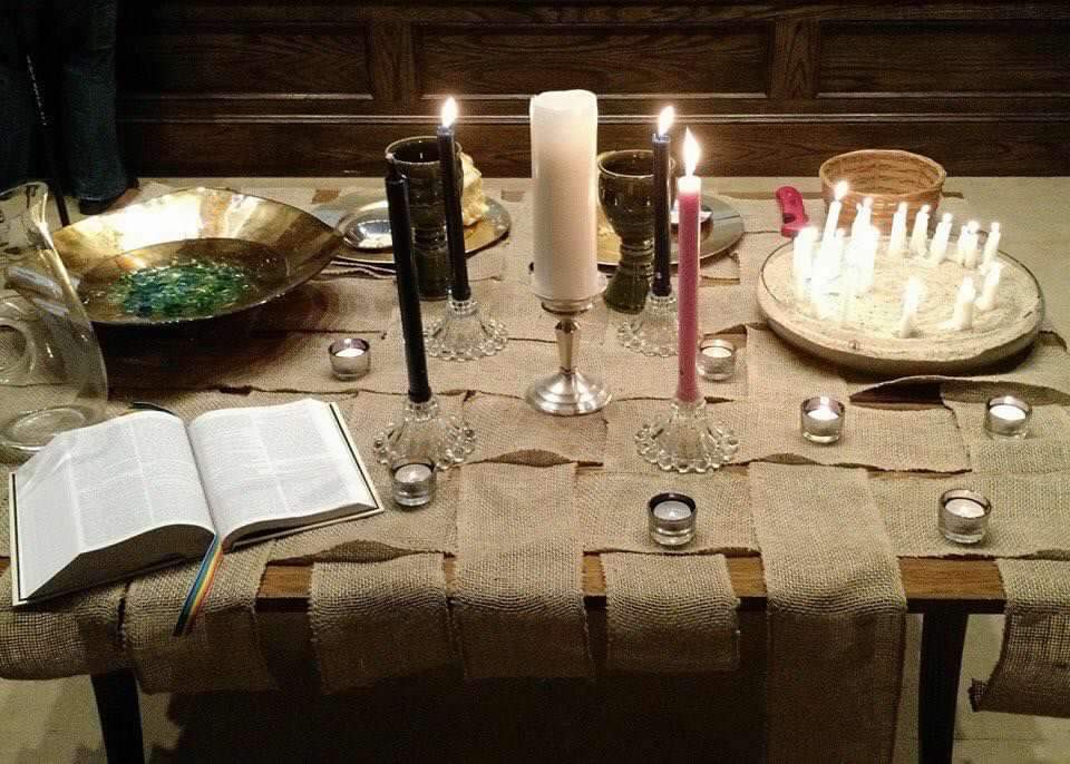 Candlelit Advent Vespers at Worship at the Well - The Lexington Observer