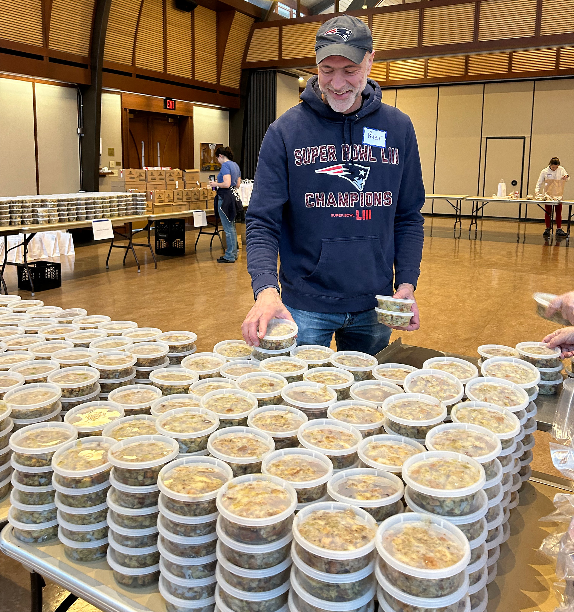 Project Ezra provides hundreds of holiday meals to neighbors in need ...