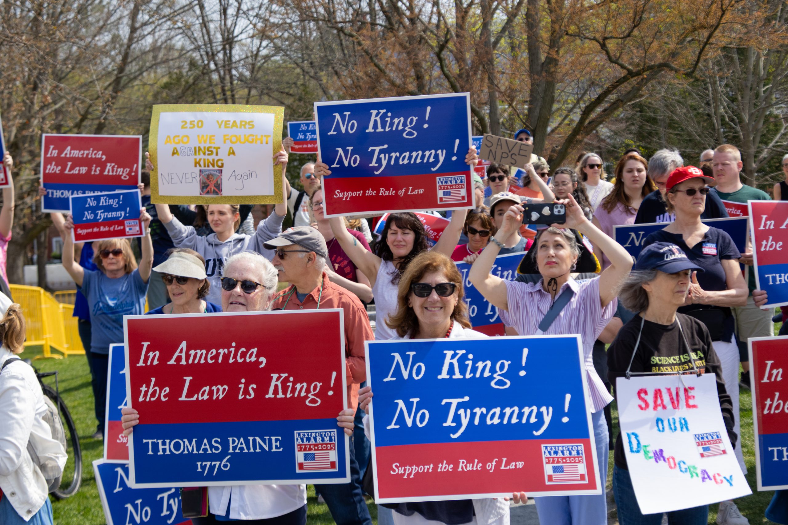 No King! No Tyranny! No Parking! - The Lexington Observer